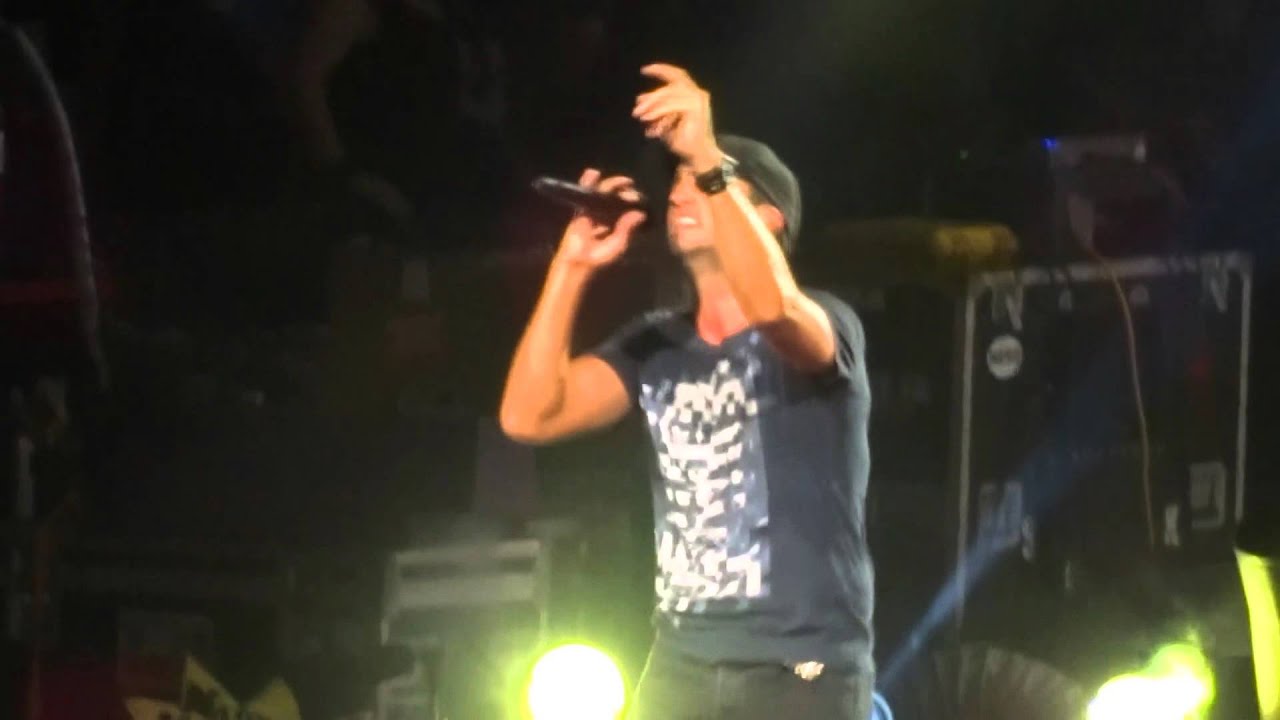 Kiss Tomorrow Goodbye - Luke Bryan | Kick the Dust Up Tour 2015 - Tampa ...