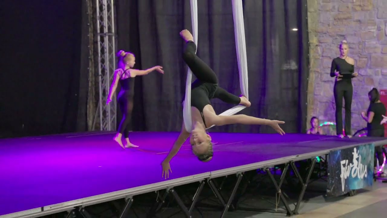 Cirkus star | 17.9.22 | Koper, Frivolus - festival uličnih umetnikov - YouTube