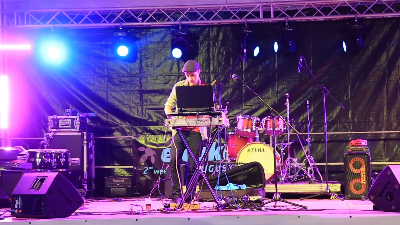 Electric Violin - Live Looping / Electronic Performance - YouTube