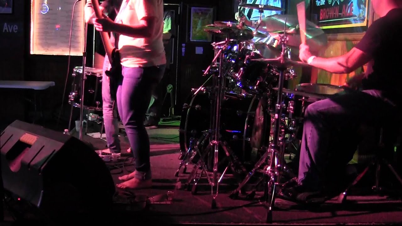 Kiss With A Fist, The Red Shakes Band, live from Zydeco 07/16/13 - YouTube