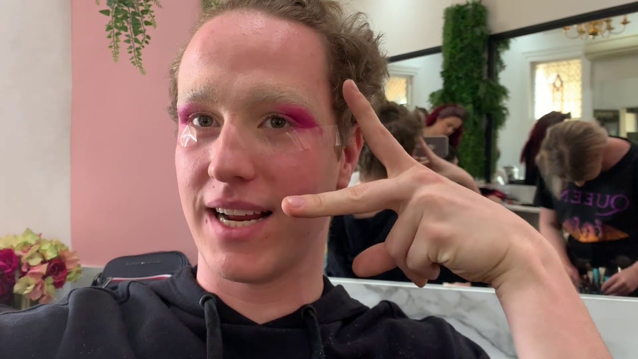 FIRST TIME DRAG MAKEUP 💄Australia Vlog #5 - YouTube