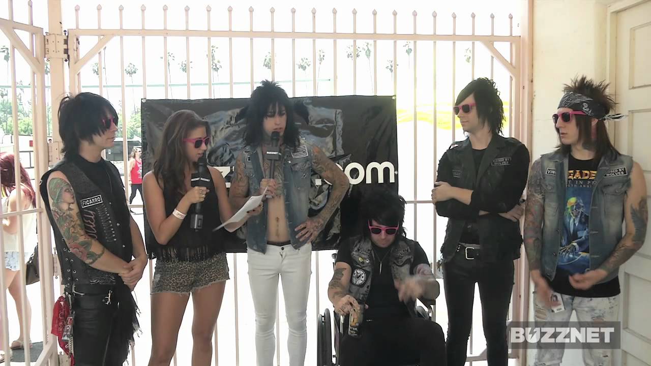 Falling In Reverse This Or That - YouTube