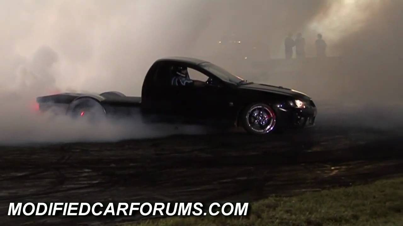 Holden VY one tonner "TUF008" burnout on friday night at Sydney ...
