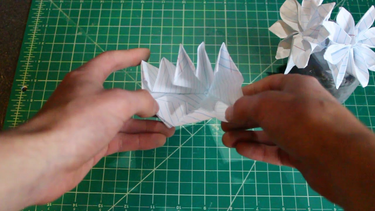EASY ORIGAMI 8-PETAL FLOWER - YouTube