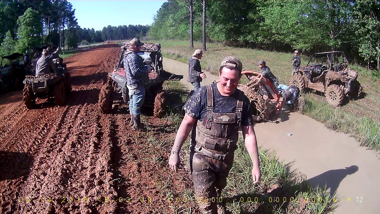 Muddy Bottoms Redneck Revival 2018 - Maverick gets stuck - YouTube