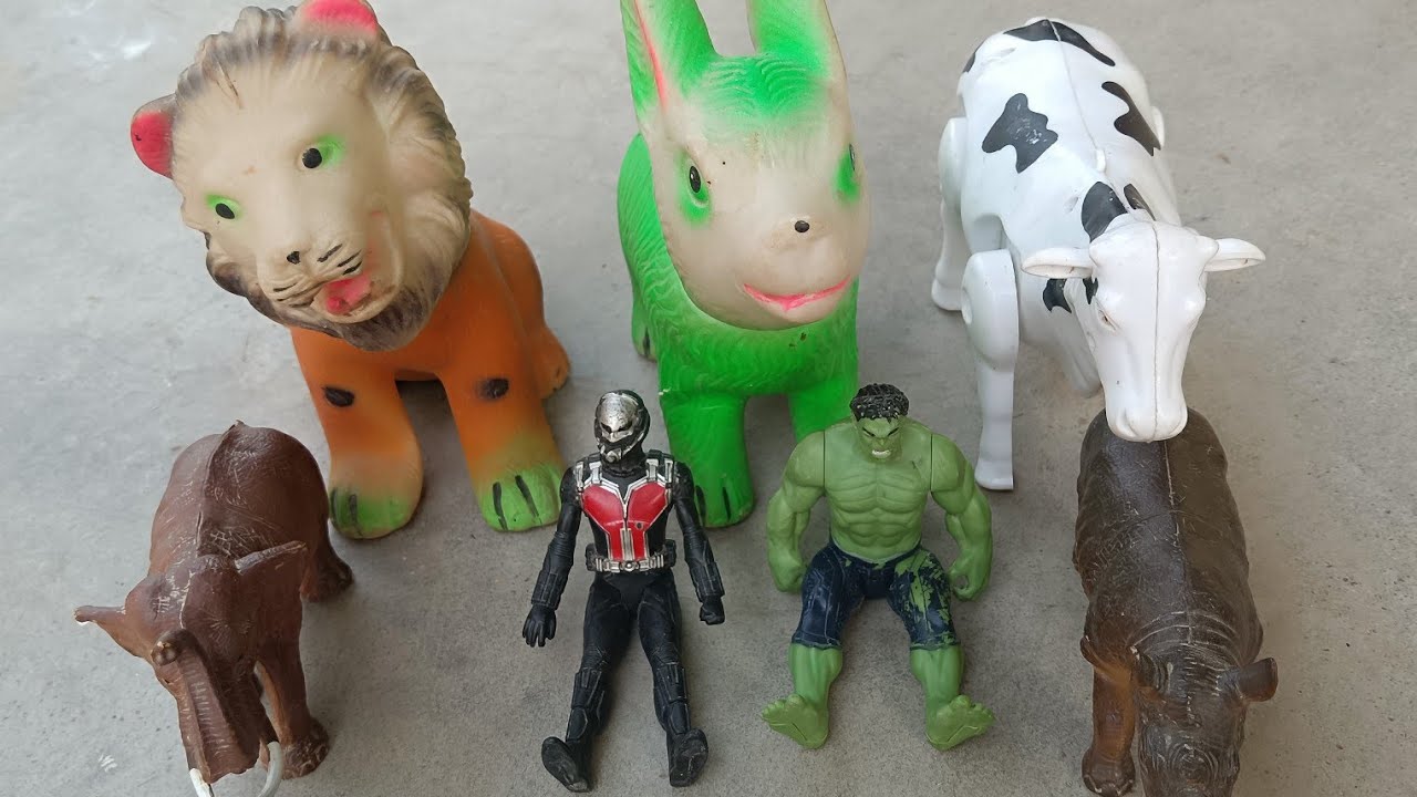 bahut Sare khilaune Khoob Pyari Se khilaune Chhote Bade khilaune ...