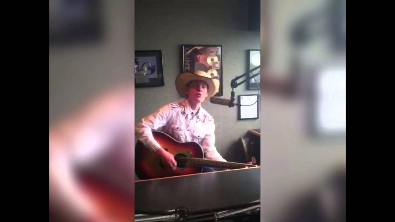 Rising Country Star Cale Moon Live in The Cat Country Studios - YouTube