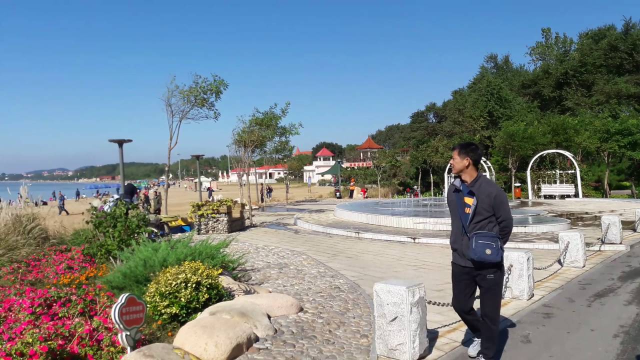 Beidaihe beach near Beijing - YouTube