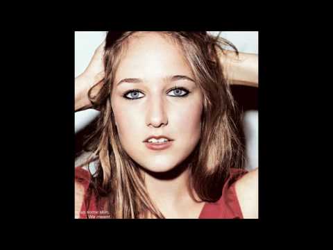 Лили Собески (Leelee Sobieski) musical slide show