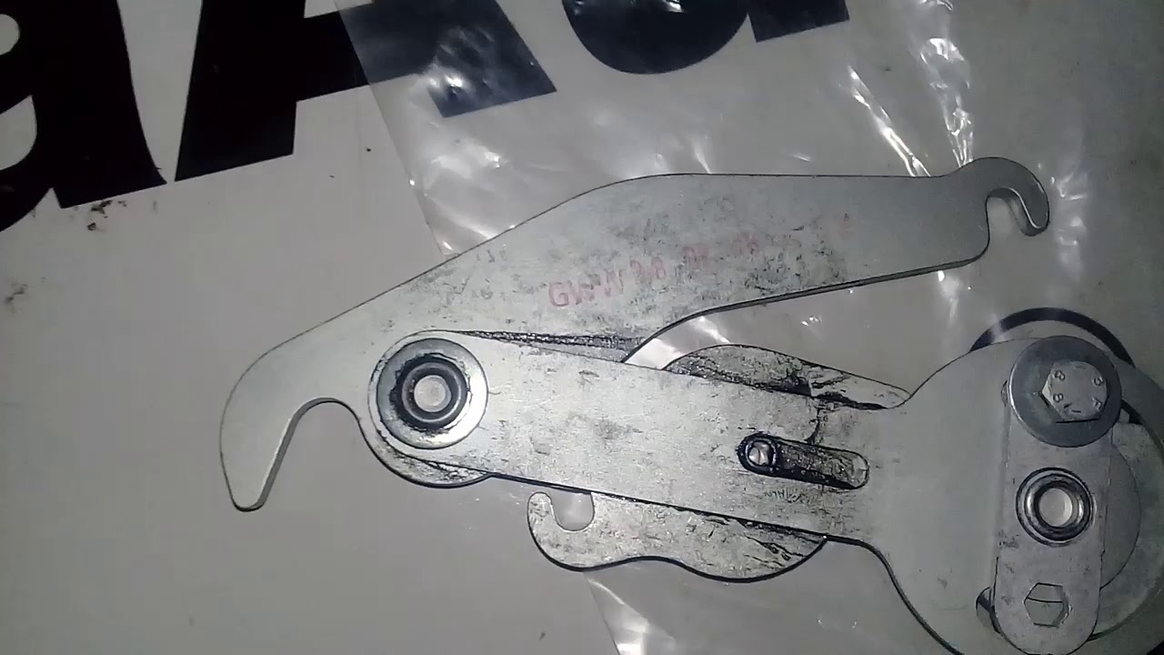 A9044200081 Mercedes-Benz Рычаг троса ручн. тормоза - YouTube