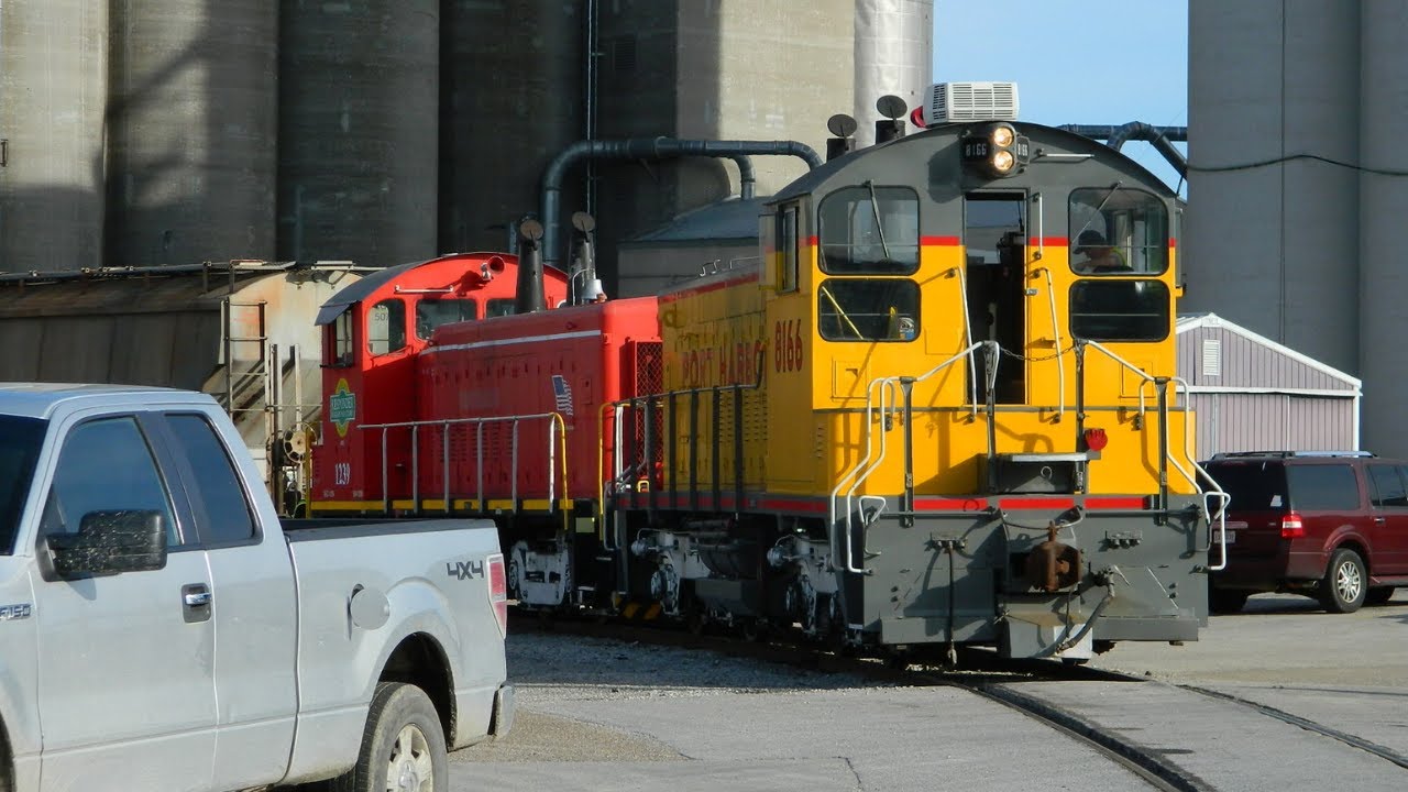 Railfanning the Port Harbor Shortline Railroad on the Riverfront in St ...