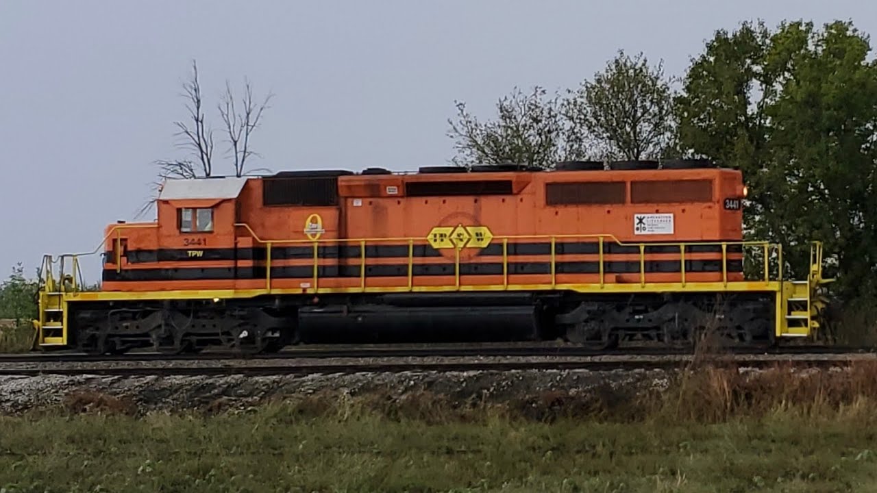 TPW 3441 HL1 Switching in Sheldon, IL (Plus 4th Street Crossing Timing ...