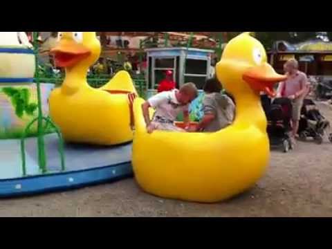 Duck carousel fail - YouTube