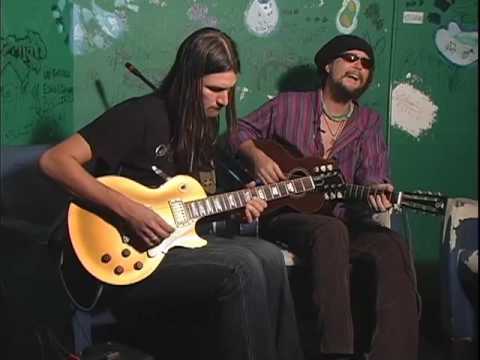 Duane Betts & Pedro Arevalo perform "Rollin' On" 7-30-07 - YouTube
