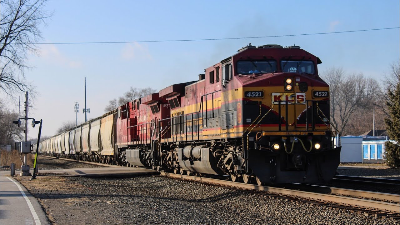 RARE! KCS 4521 leads a NS sand train through Chesterton with an awesome ...