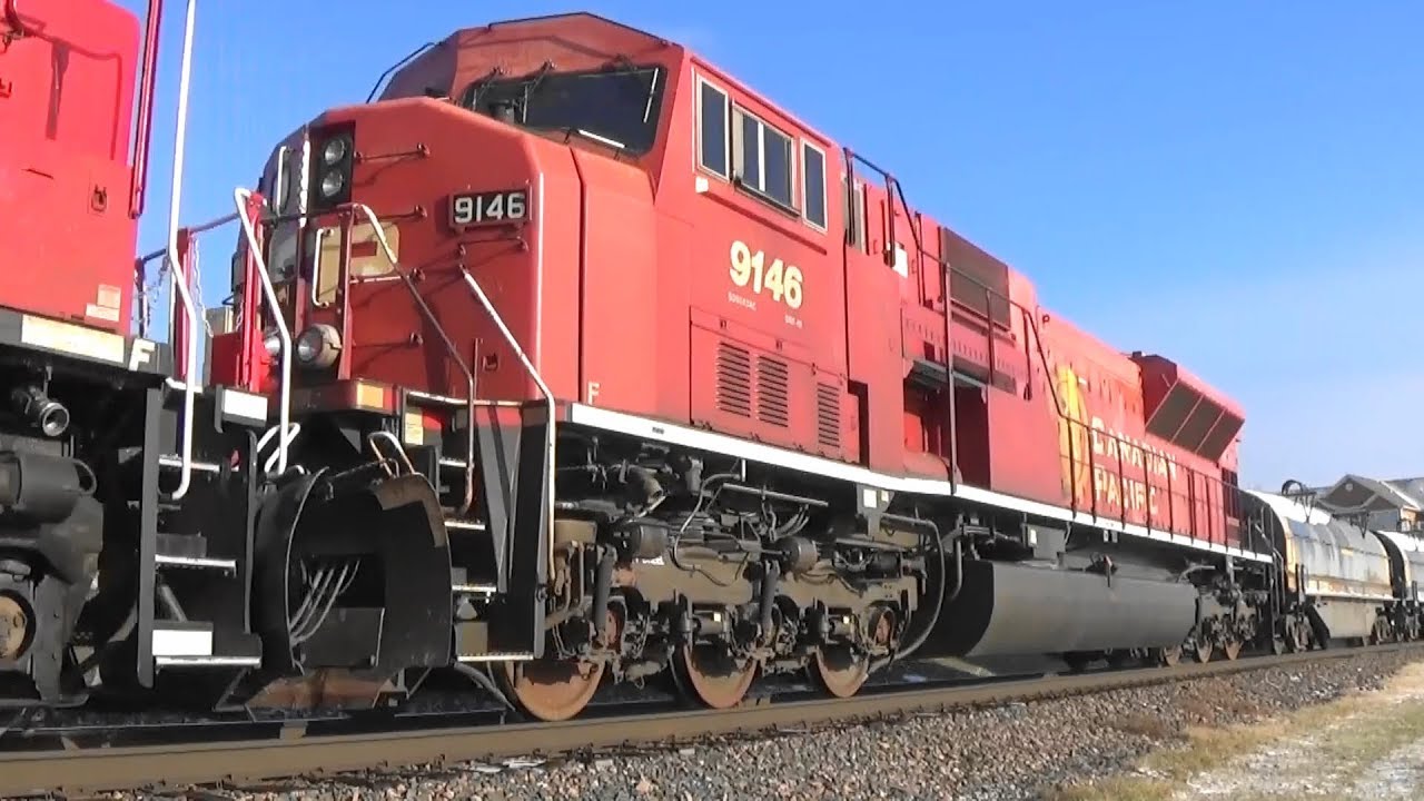 CP 8555 w/ SD60-3 & SD90MAC, Davenport, IA, 12/5/18 - YouTube