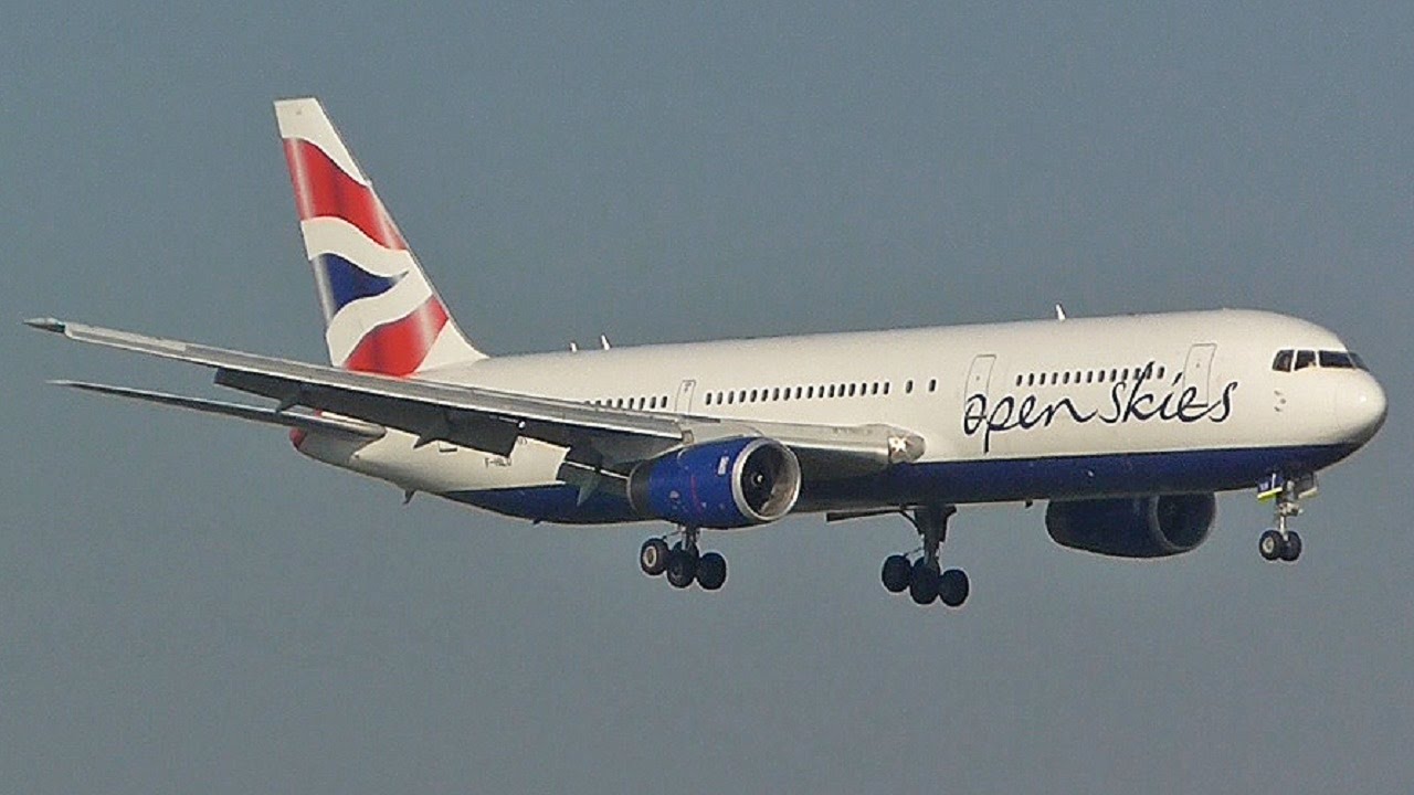 Paris Orly Airport Early morning movements landing Runway 06 | March ...