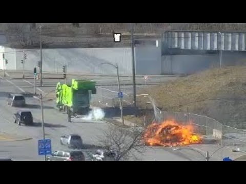 [WTF] Wisconsin: Garbage & Garbage Truck Fire - YouTube