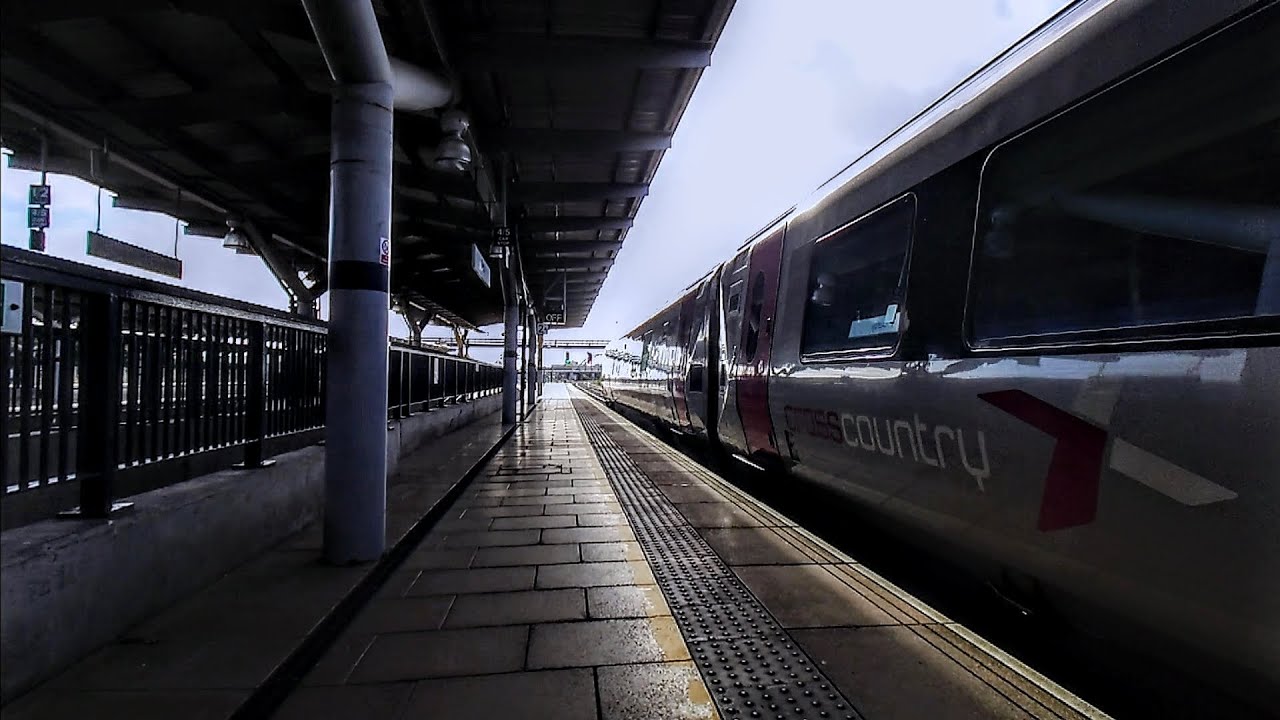 What an amazing sound! Class 220 Voyager idles and fires off from Derby ...