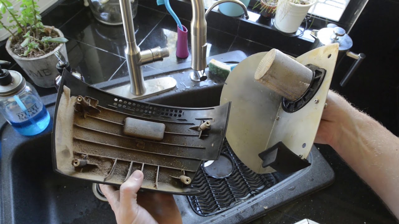 Aillio Bullet R1: Emptying the Chaff Collector - YouTube