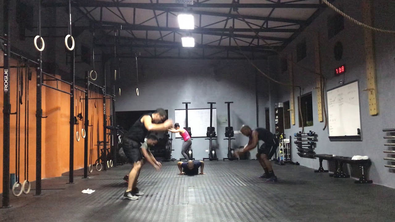 EMOM 20 Min, 10 Burpees - YouTube