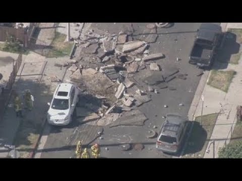 Underground electrical vault explosion shatters pavement in Hyde Park ...