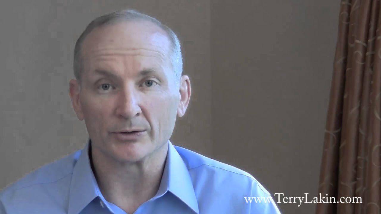 LTC Terry Lakin Discusses the Future of our Country. - YouTube