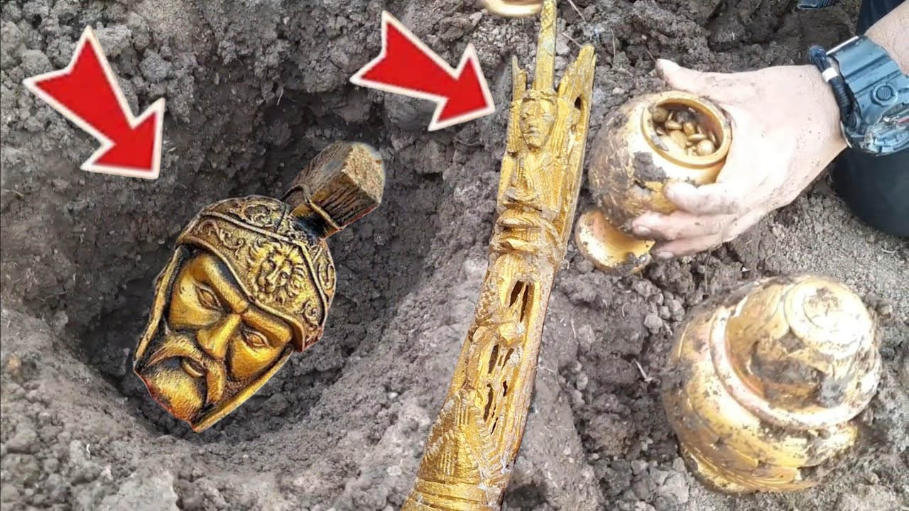 FINDING A TREASURE OF A GOLD STATUE - YouTube