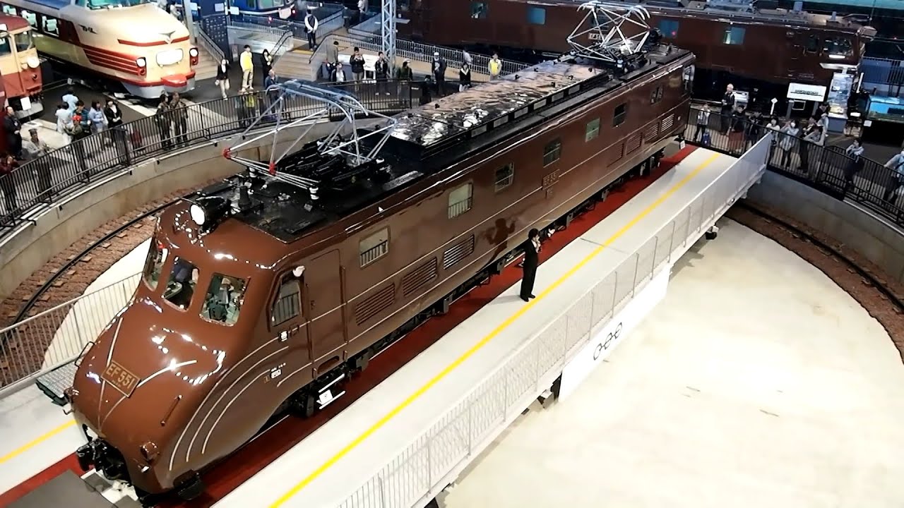 2015/04/12 鉄道博物館 EF55 1 転車台回転 | EF55 1 Electric Locomotive on Turntable at Railway Museum - YouTube