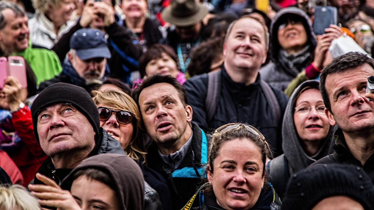 Funny Jokes - The Armless Bell Ringer Of Notre Dame... - YouTube