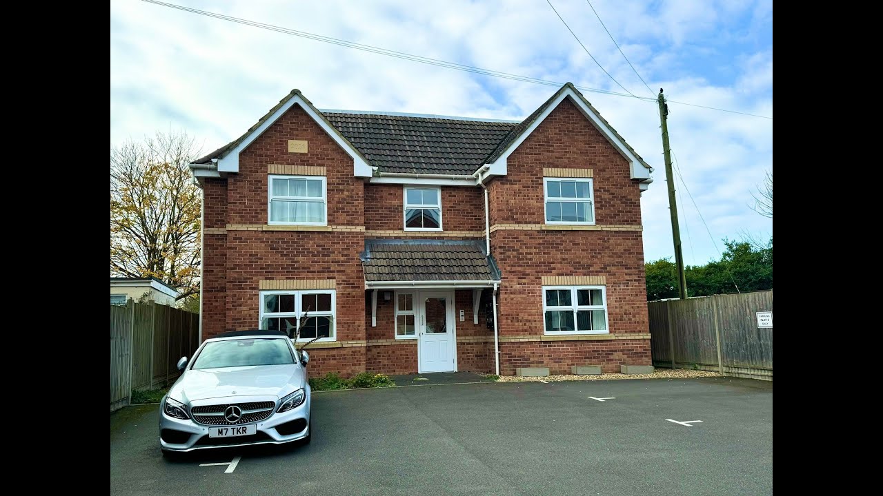 One bedroom first floor flat To Let /Thacker and Revitt - YouTube