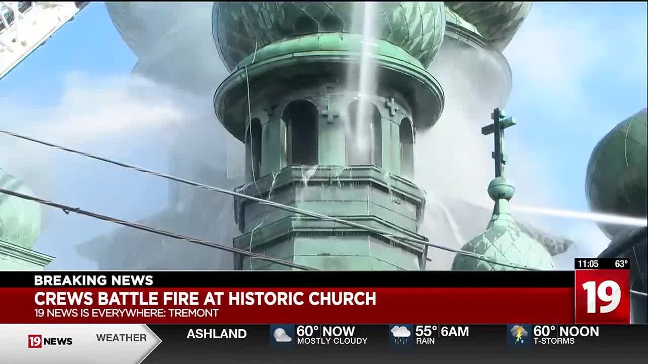 Smoke pours from Tremont church during large fire - YouTube