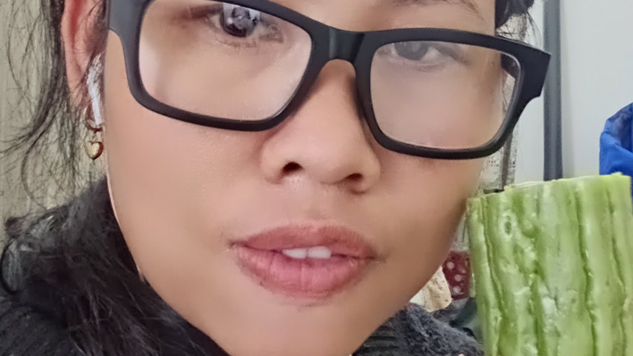 VLOG triyah nino sedang baru pulang kerja - YouTube