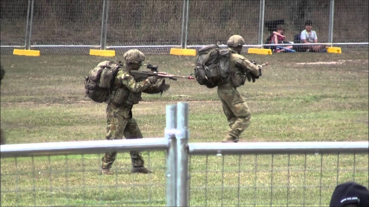 7th Brigade Centenary Open Day - Break contact display - YouTube