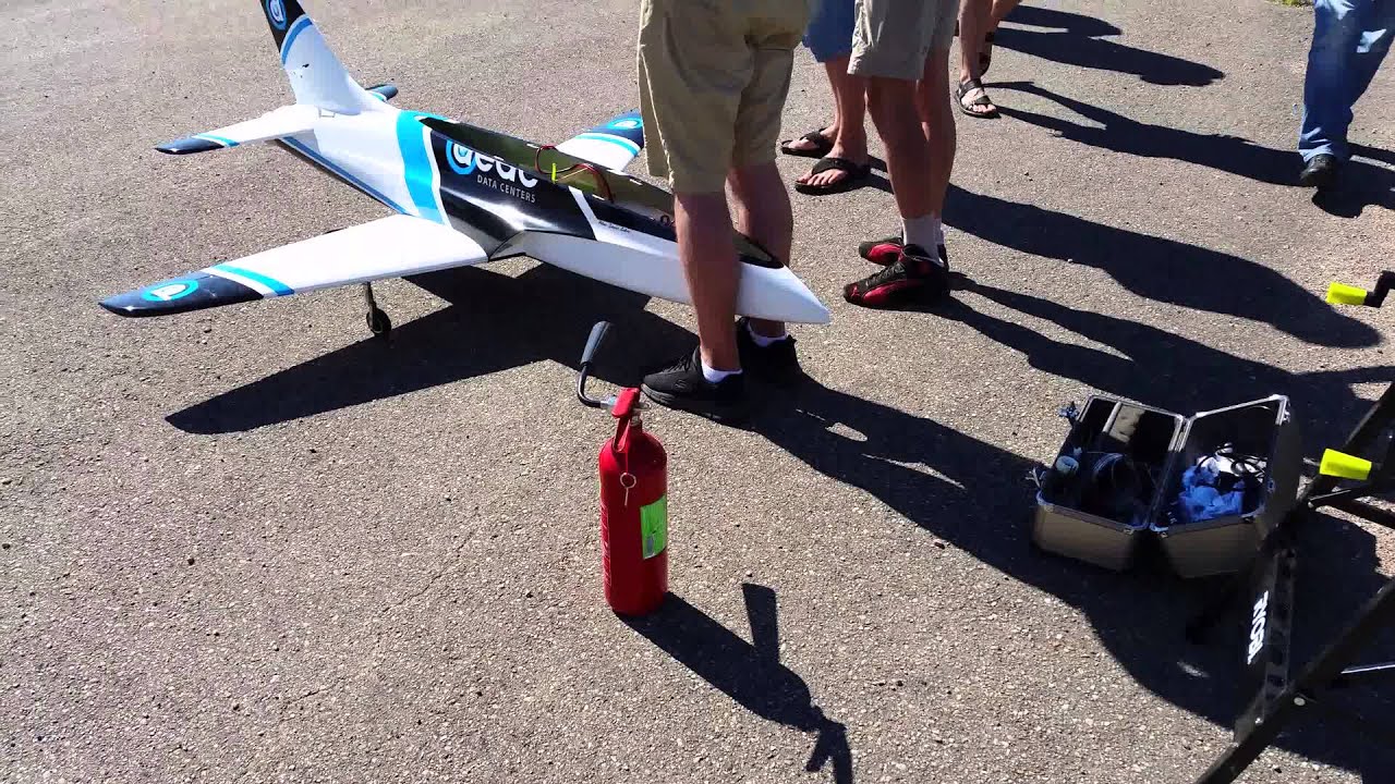 RC Jet Tomahawk – Futura - YouTube