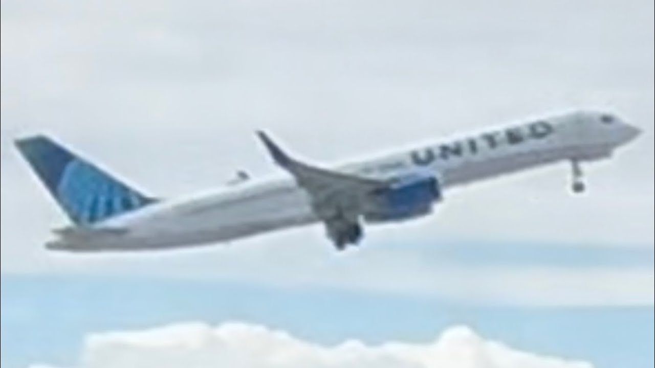 United Airlines Boeing 757-224 (Evo Blue Livery) Takeoff From Las Vegas ...