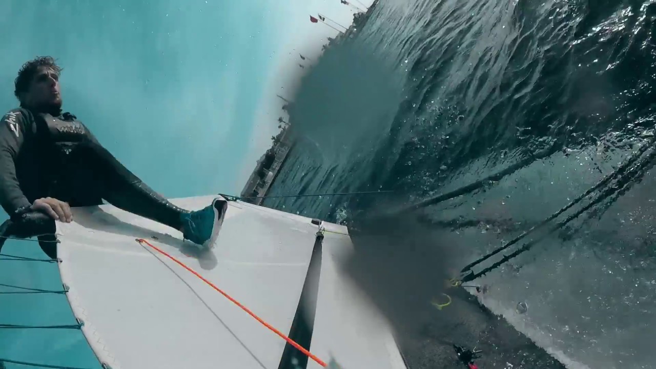 HIGH SPEED Racing Moth vs Windsurf - YouTube