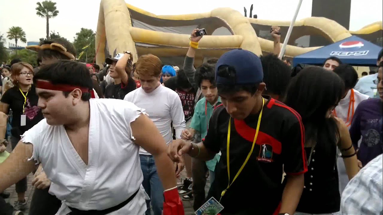 What da faq - Danilo Palomino - Otaku - Flash Mob - Party rock - YouTube