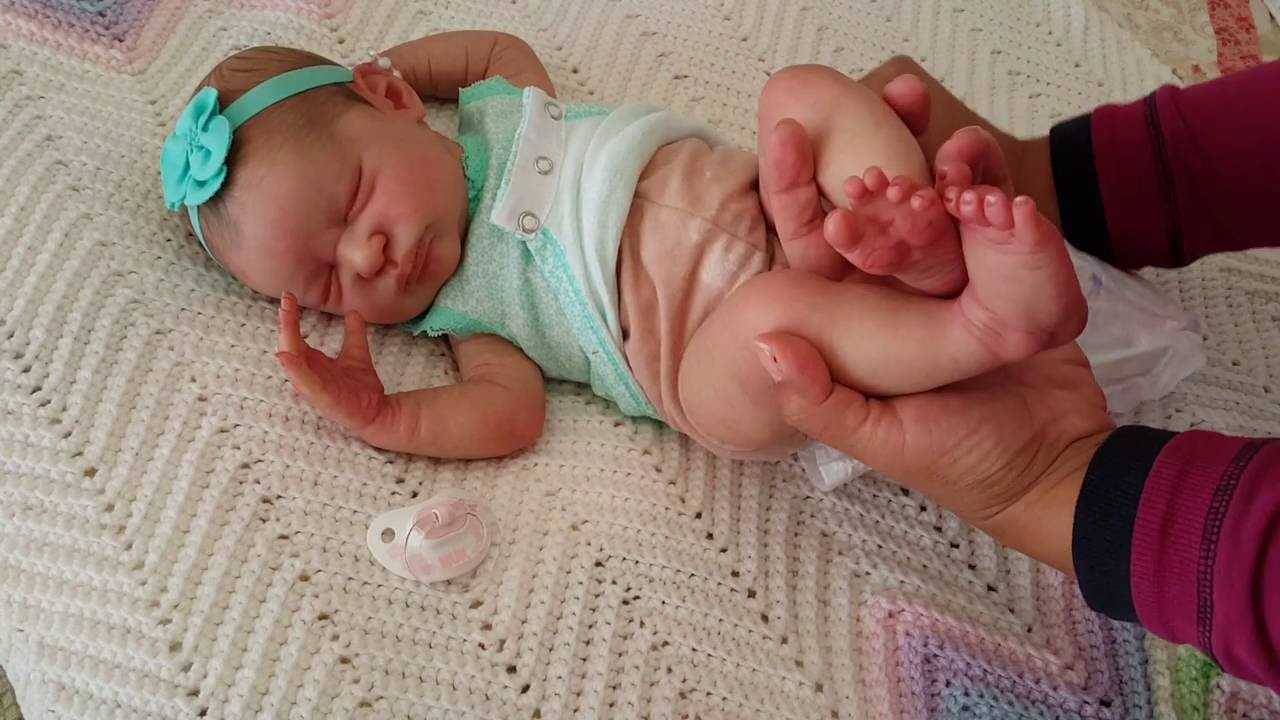 Elodie's First Bottle & OOTD - YouTube