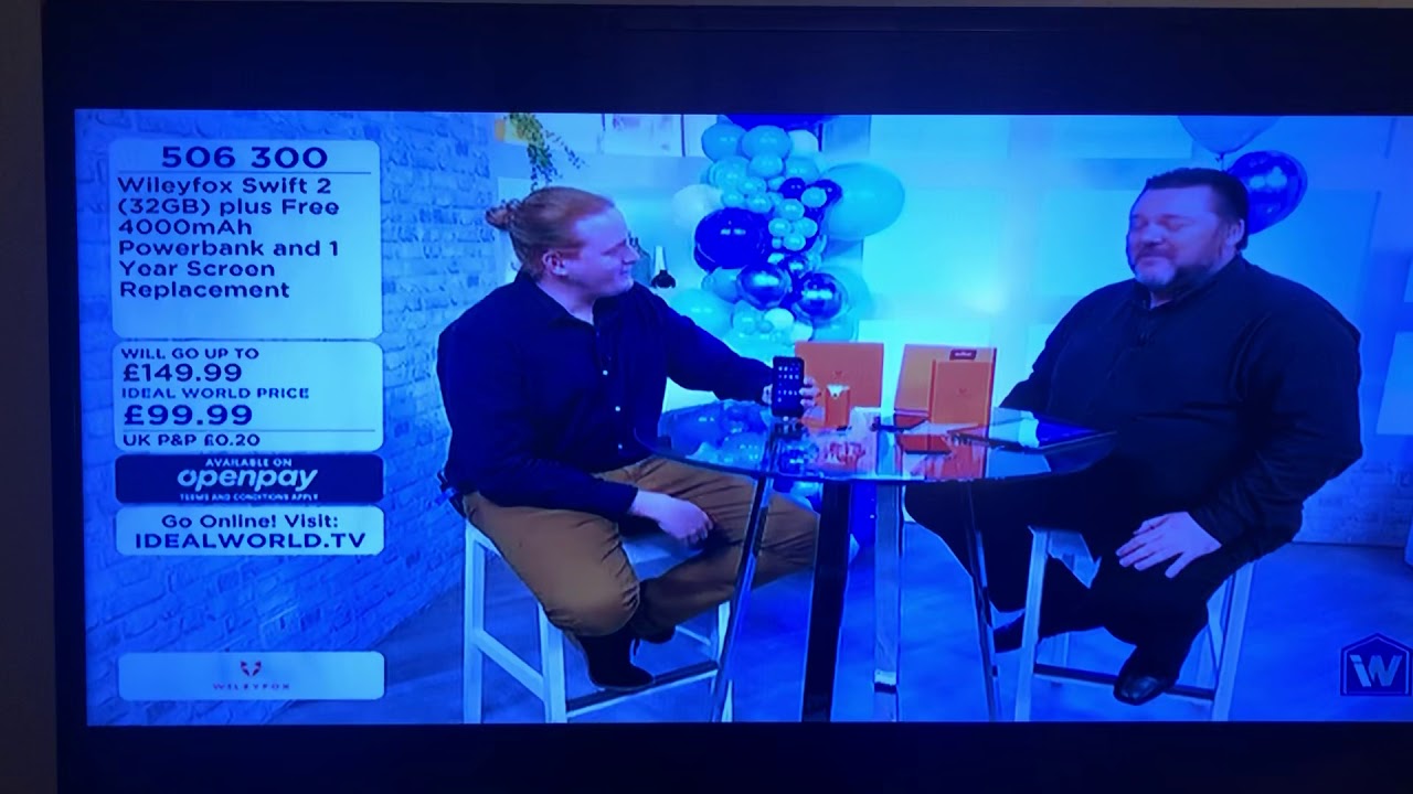 Shopping channel host has melt down LIVE! - YouTube