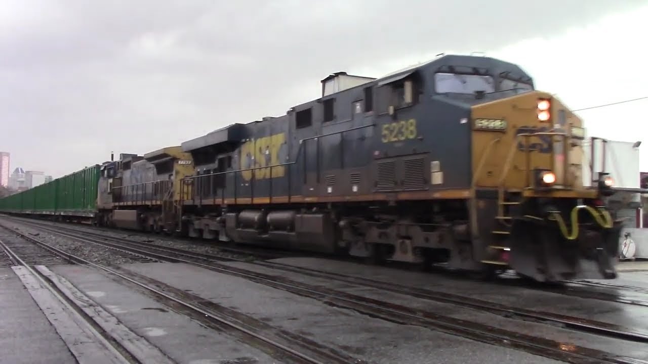 A YN2 Dash 8 trails on Q301 meets Q216 at Bush Street - YouTube