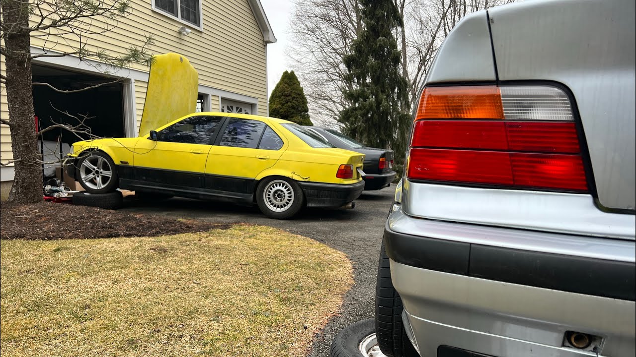 M42 318i e36 valve cover and spark plugs - YouTube