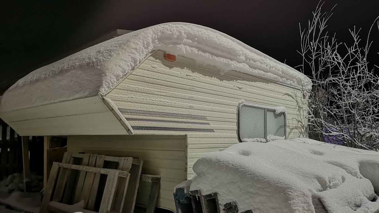 The Frozen Camper. - YouTube