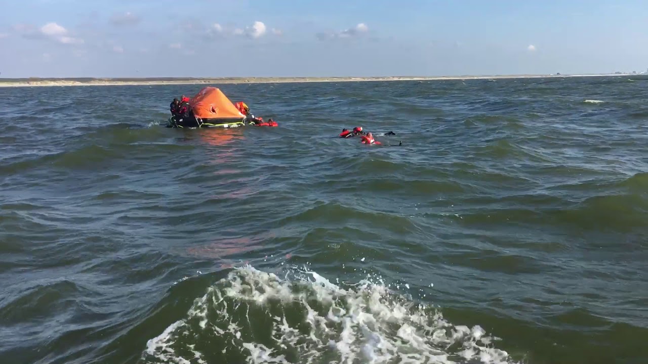 Life rescue training - YouTube