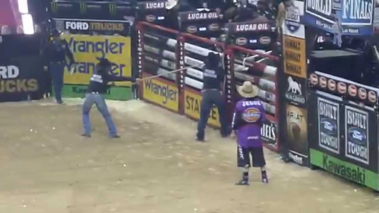 Smooth Operator Bucking Bull 2nd First Night at ABBi Classic World ...