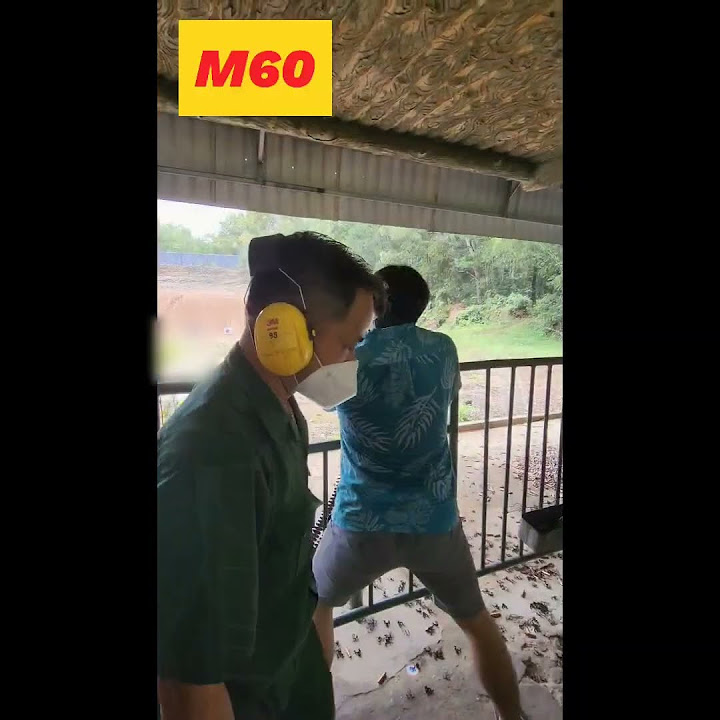 배트남 쿠치터널 관광지에서 M1카빈, AK47, M60 자동으로 쏴보기 / Automatic shooting M1 carbine, AK47, M60 in Cu Chi ...