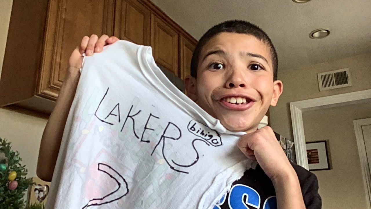 Flipper flag traded to the Lakers - YouTube
