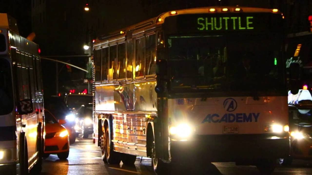 Academy Express 2003 MCI D4000 8637 On The PATH Train Shuttle @ 6th ...