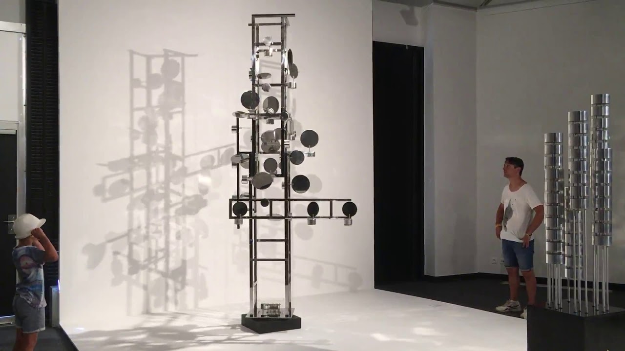Nicolas Schöffer, "Chronos 8", 1967 - YouTube
