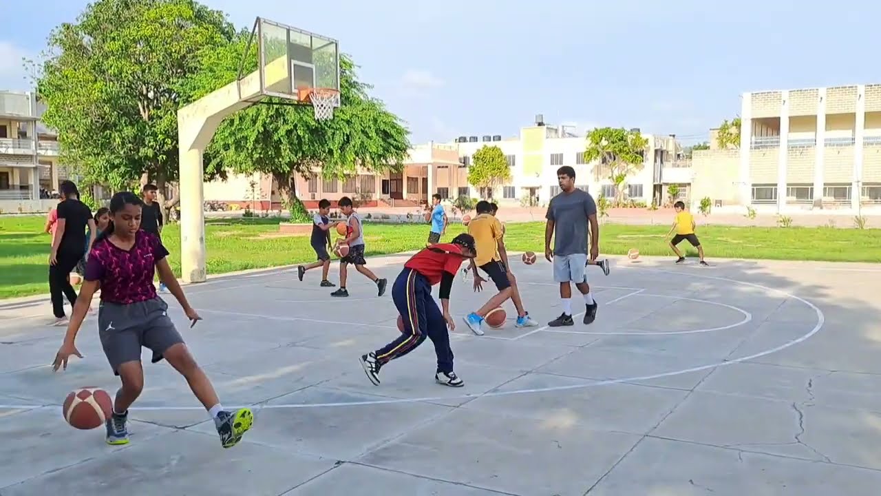 Basketball session by Head Coach of Dribble Academy @dribbleacademy @12 ...